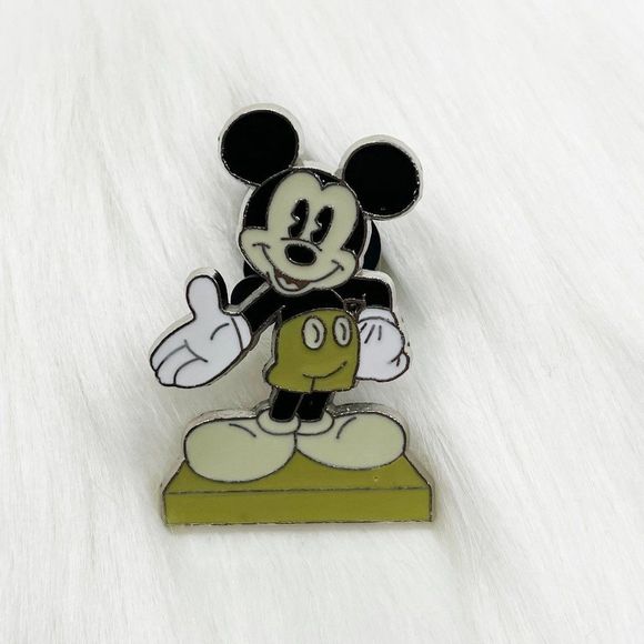 Disney | Jewelry | 525 Disney Black White Mickey Inspearations Statue ...